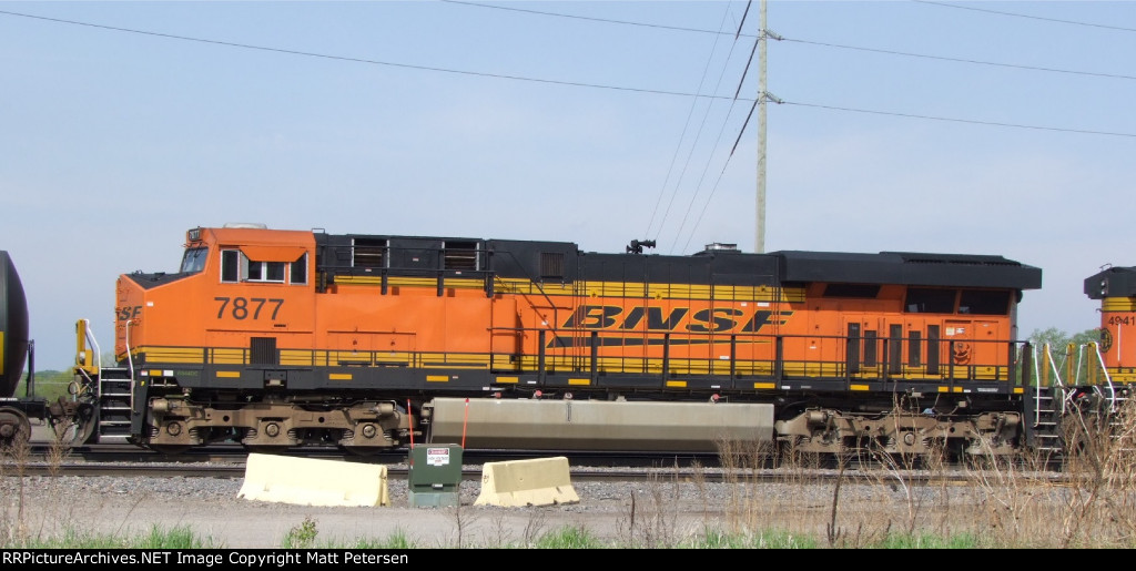 BNSF 7877